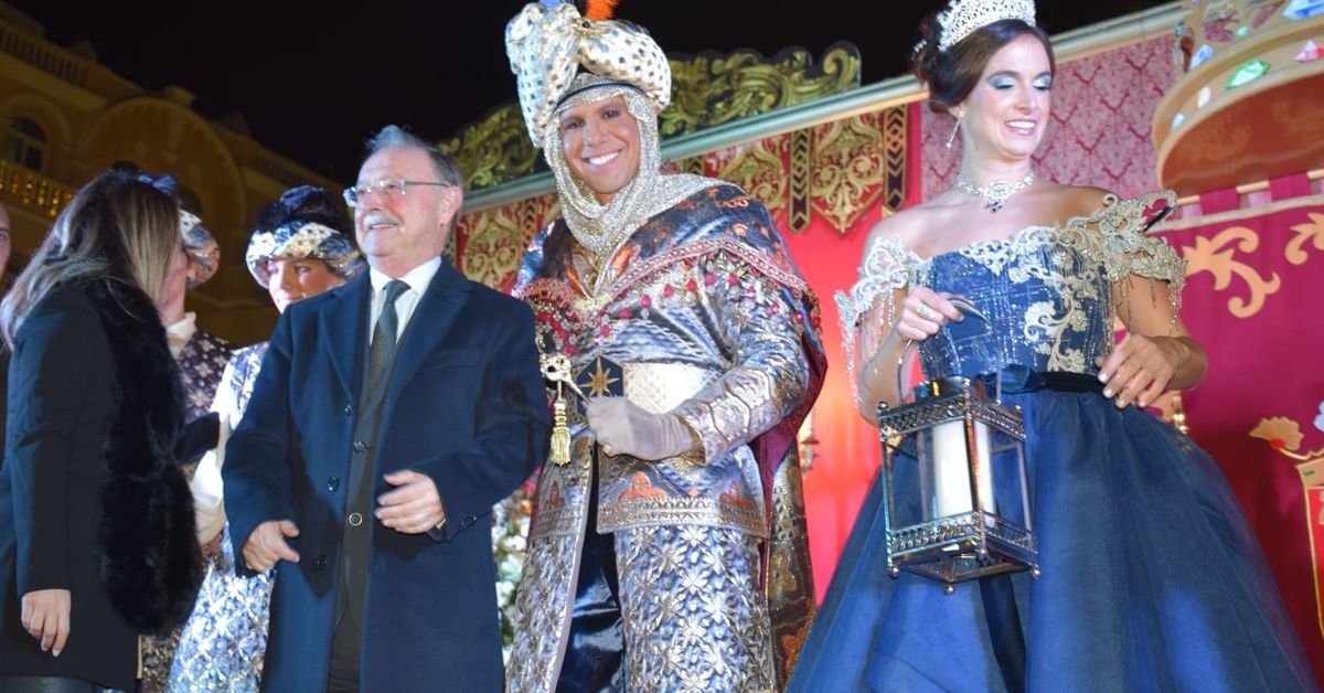 El centro de Ceuta disfruta de la visita del Heraldo Real y de su ...