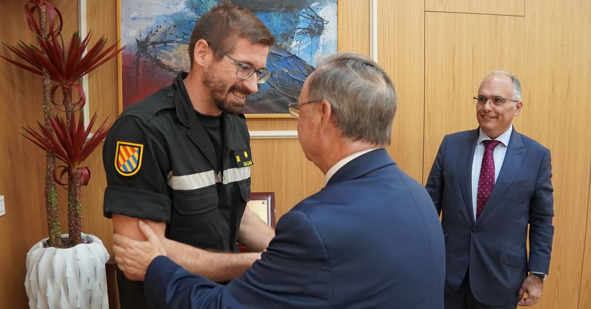 Juan Vivas recibe al comandante de la UME en el Palacio Autonómico